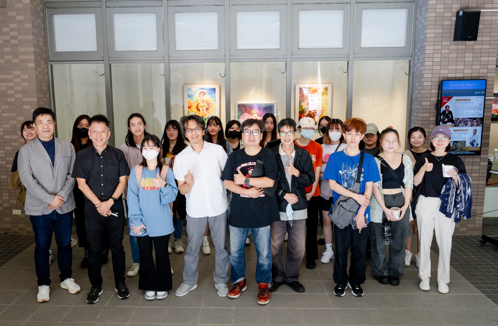 中原大學「絕色」原畫展 藝術家Shawli用電腦繪圖綻放自信之美 - 中原大學Chung Yuan Christian University